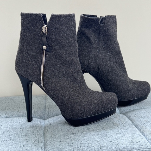 Stuart Weitzman | Shoes | Stuart Weitzman Chippy Gray Flannel Ankle ...
